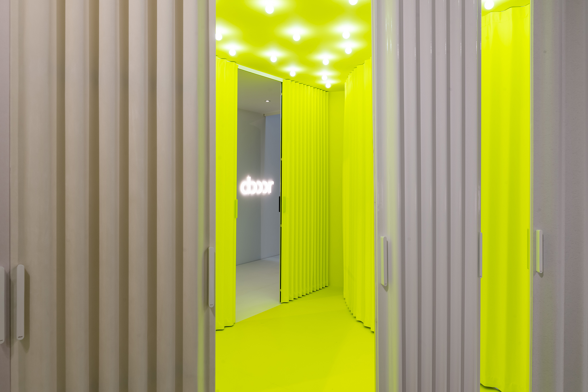 DOOOR porta tessile - Rudy Sonntag